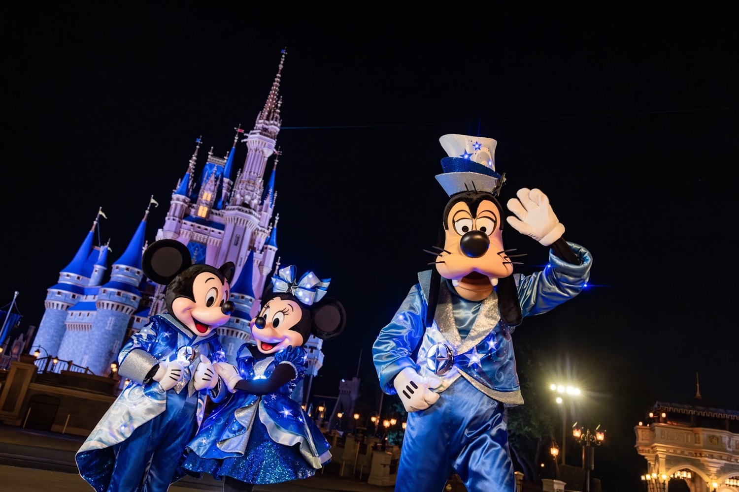 First Look at Mickey, Minnie and Goofy’s New Disney Starlight Outfits ...